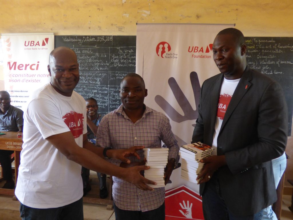 LA FONDATION UBA OFFRE DES LIVRES AU LYCEE BEHANZIN DE PORTO-NOVO - UBA ...